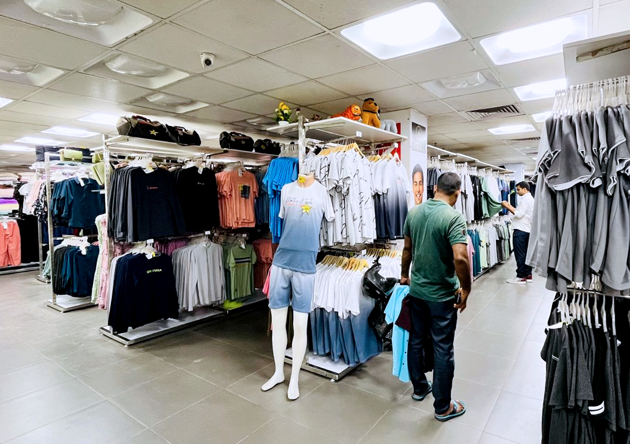 Nearest Fashion Store for Men, Women, Kids : V2 Retail